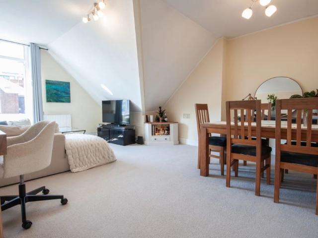 2 Bedroom Flat