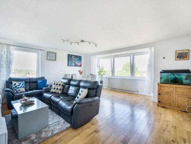 2 Bedroom Flat
