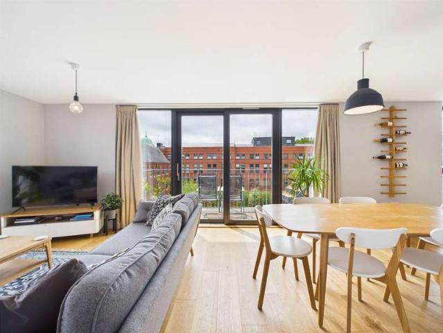 2 Bedroom Flat