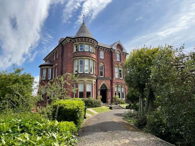 2 Bedroom Flat