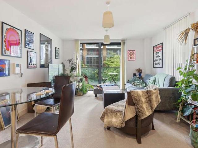 2 Bedroom Flat