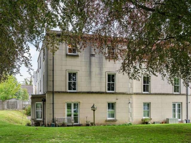 2 Bedroom Flat