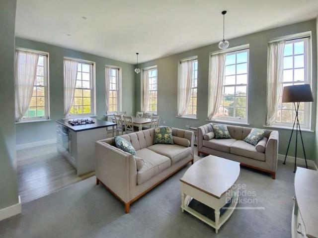 2 Bedroom Flat