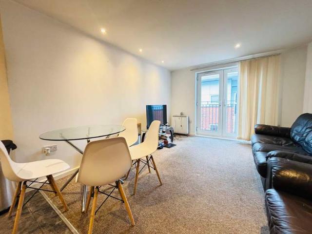 2 Bedroom Flat
