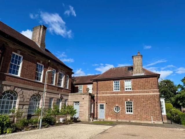 2 Bedroom Flat