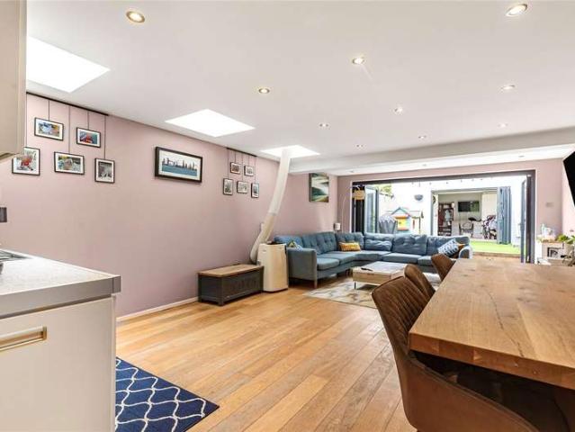 2 Bedroom Flat