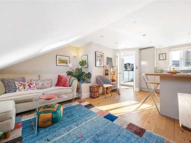 2 Bedroom Flat