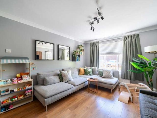 2 Bedroom Flat
