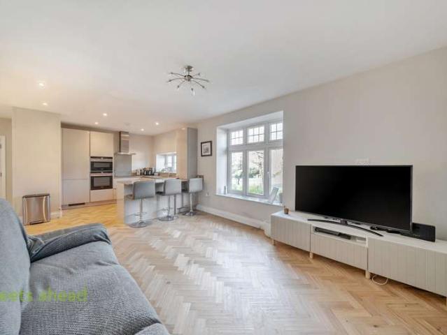 2 Bedroom Flat
