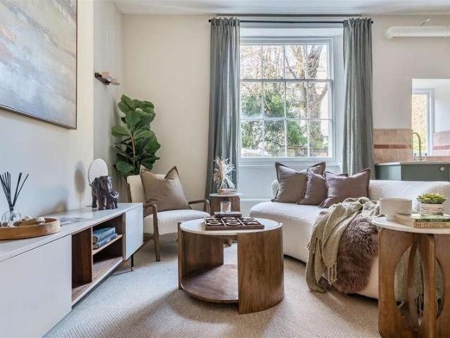 2 Bedroom Flat