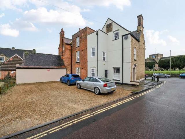 2 Bedroom Flat