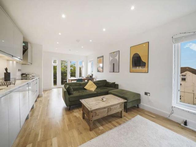 2 Bedroom Flat