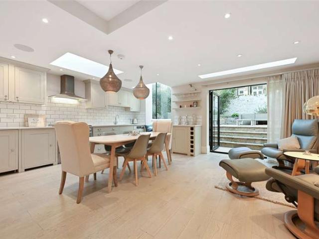 2 Bedroom Flat