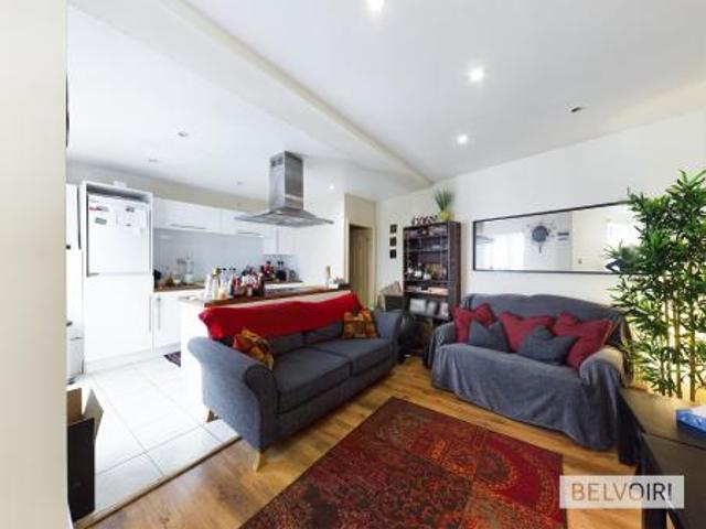 2 bedroom Flat To Let