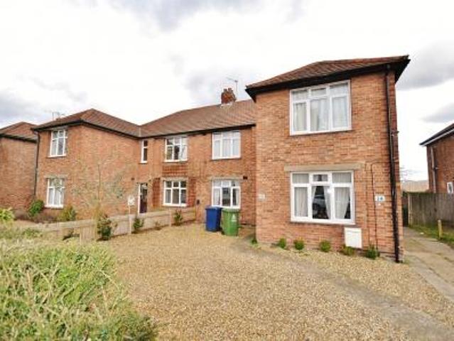 2 bedroom Flat To Let