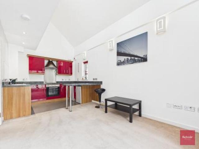 2 bedroom Flat To Let