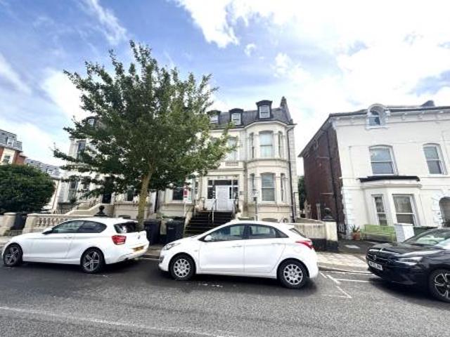 2 bedroom Flat To Let
