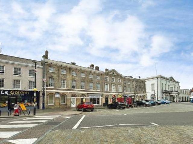 2 bedroom Flat To Let