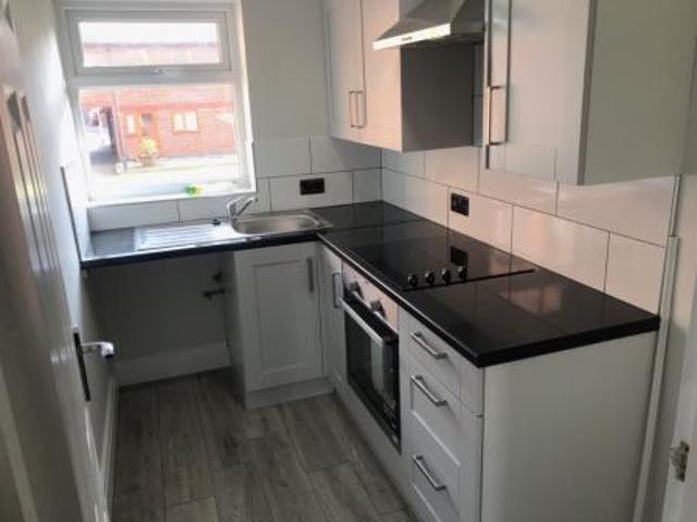 2 bedroom Flat To Let