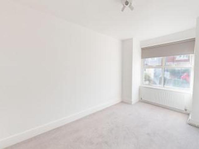2 bedroom Flat To Let