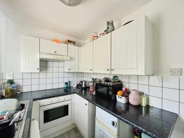 2 bedroom Flat To Let