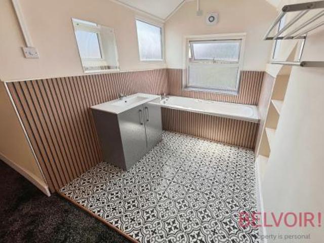 2 bedroom Flat To Let