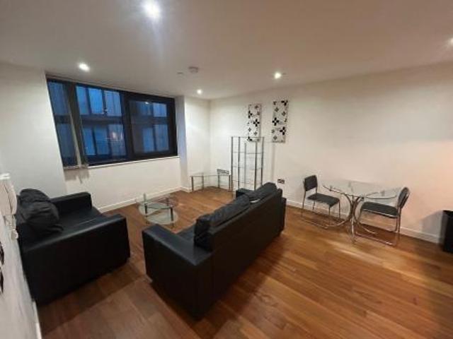 2 bedroom Flat To Let