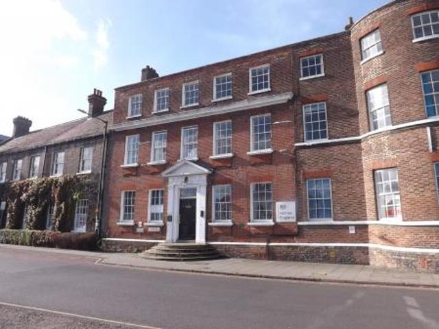 2 bedroom Flat To Let