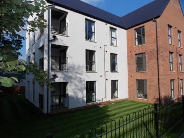 2 bedroom Flat To Let