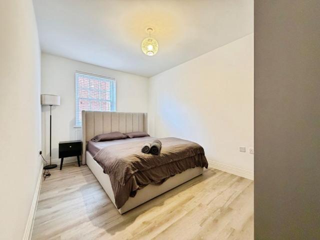 2 bedroom Flat To Let