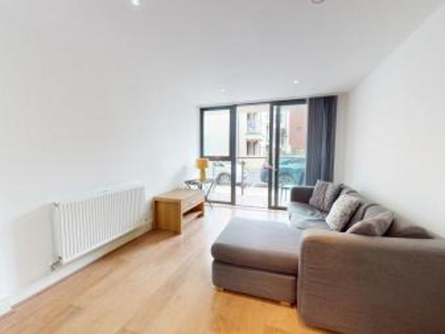 2 bedroom Flat To Let