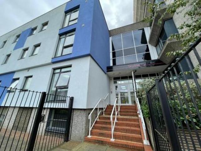 2 bedroom Flat To Let