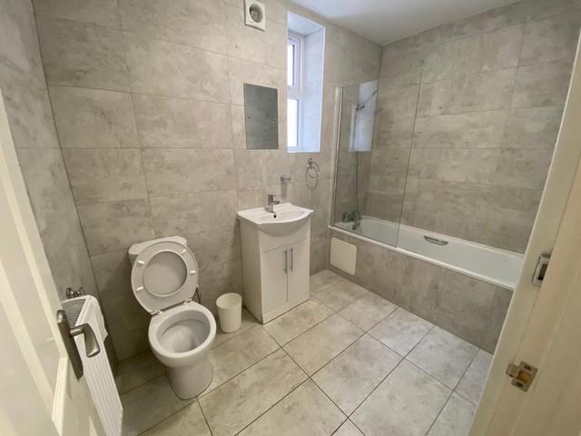 2 bedroom Flat To Let