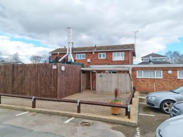 2 bedroom Flat To Let