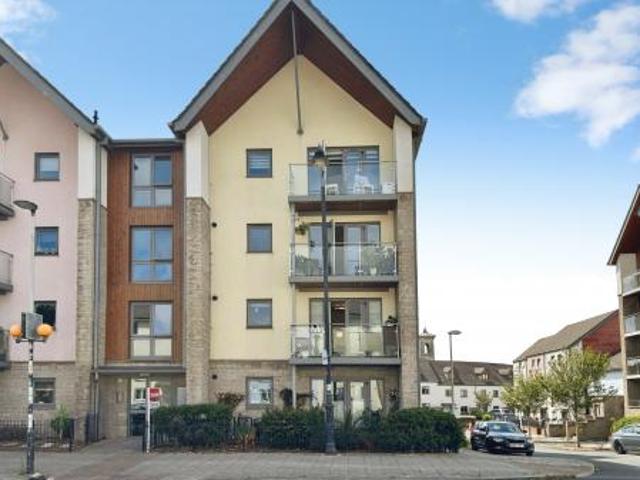 2 bedroom Flat To Let
