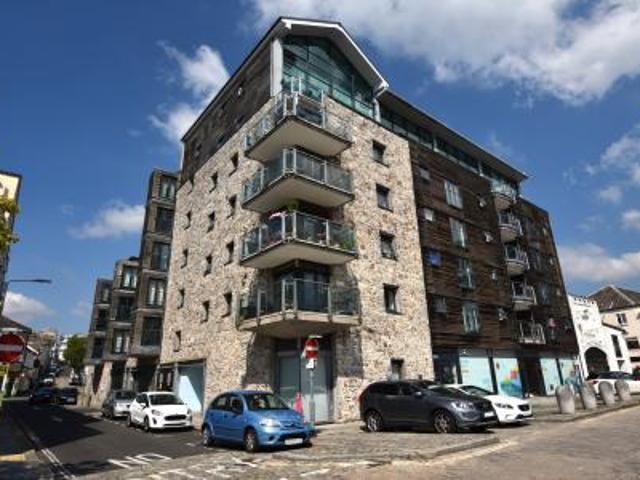 2 bedroom Flat To Let