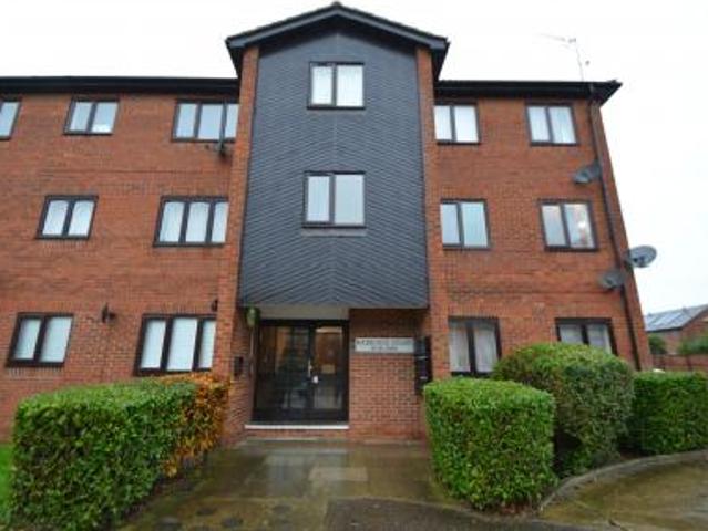 2 bedroom Flat To Let