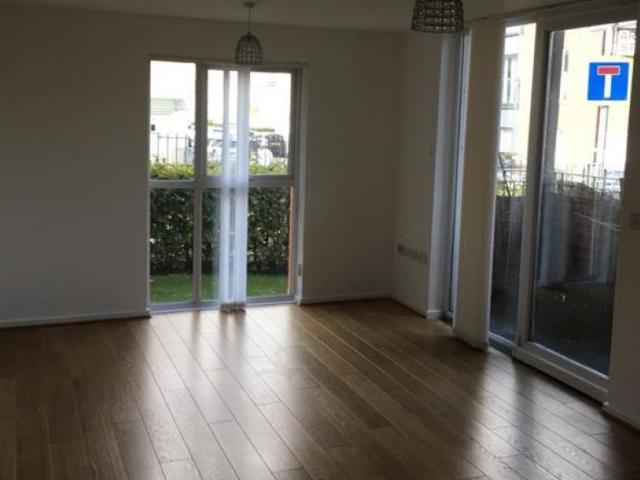 2 bedroom Flat To Let