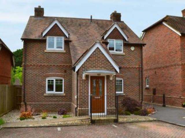 2 bedroom Flat To Let