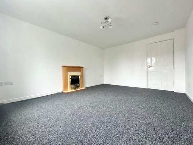2 bedroom Flat To Let