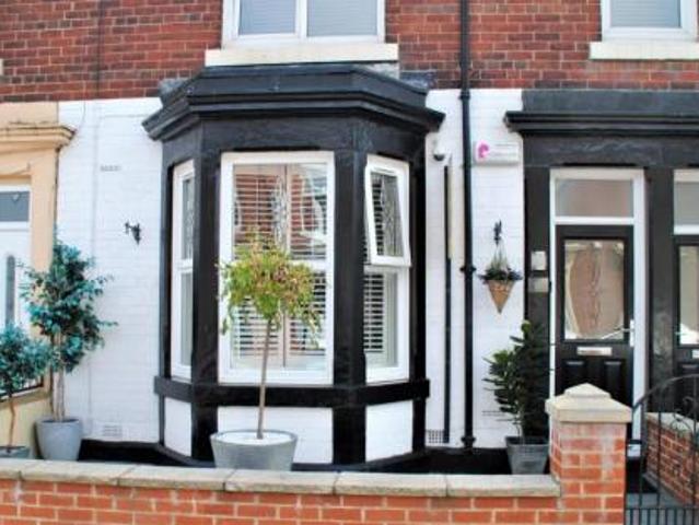 2 bedroom Flat To Let
