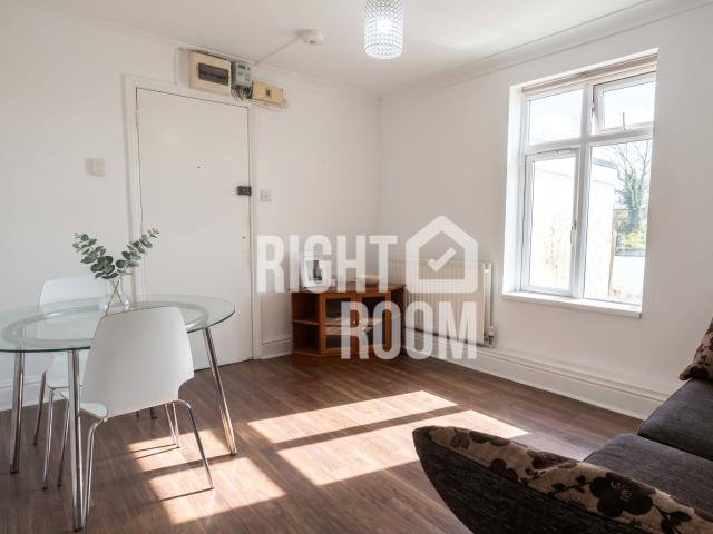 2 bedroom Flat to let 2 Bed Flat, Cranbury Avenue, Southampton SO14
