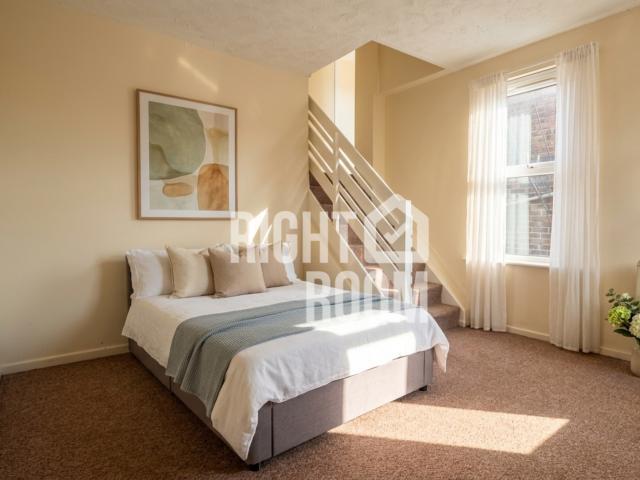2 bedroom Flat to let 2 Bed Flat, Osborne Road, Southsea PO5
