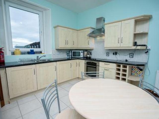 2 bedroom Flat To Let