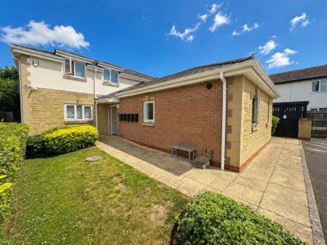 2 bedroom Flat To Let
