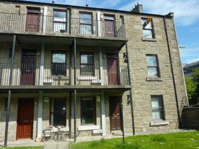 2 bedroom Flat To Let