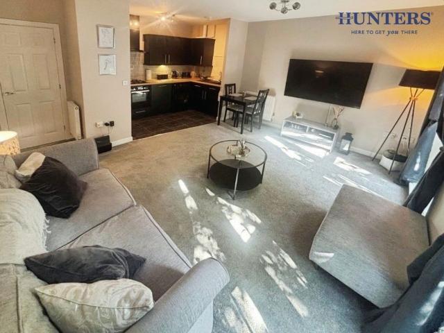 2 bedroom Flat To Let
