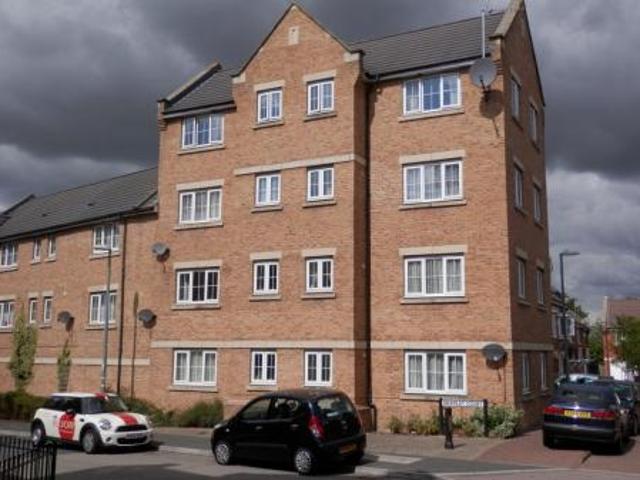2 bedroom Flat To Let