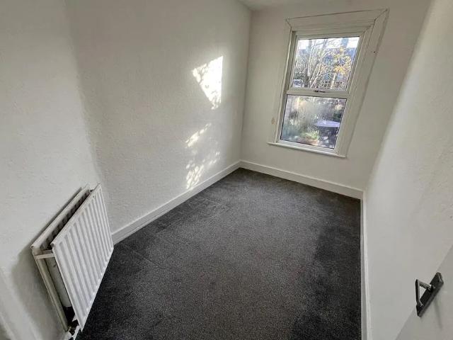 2 bedroom flat to let