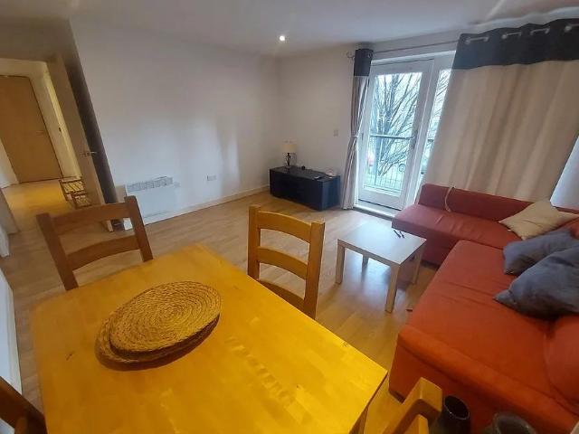 2 bedroom flat to let